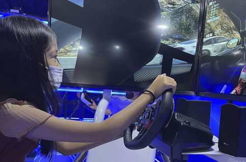 Driving Simulator 3-Screen+6-Dof Motion Machine | Owatch™