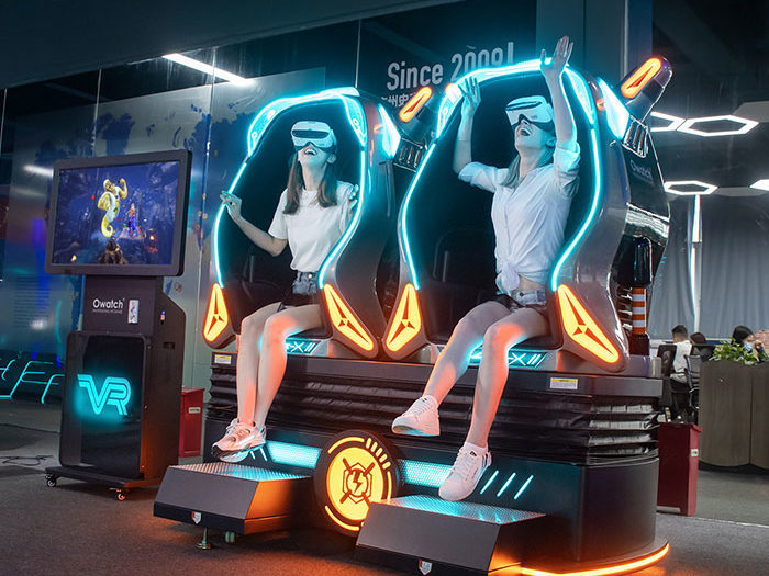 VR CyberX Simulator, Virtual Reality Arcade Rides | Owatch™